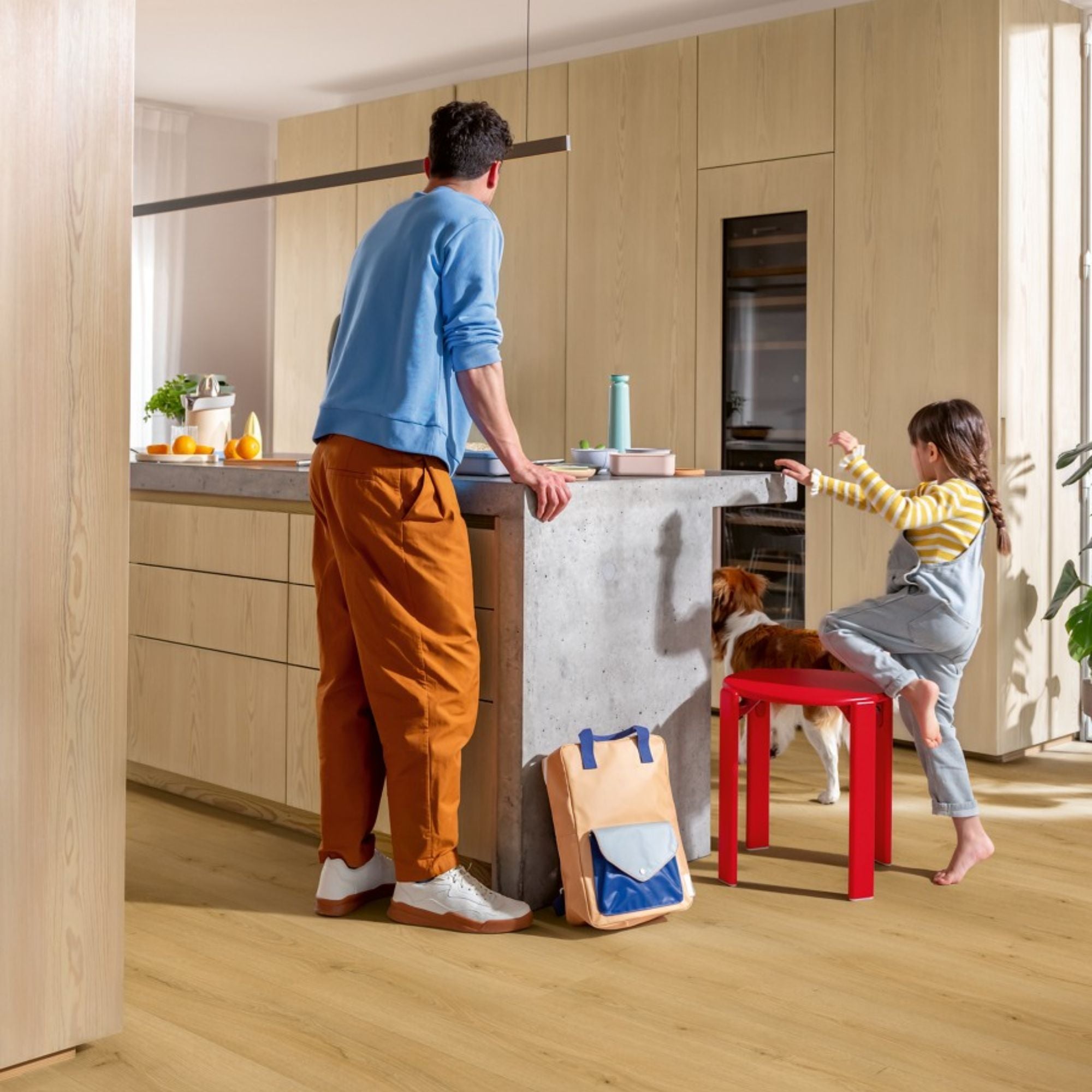 Pavimento in PVC BLOOM ROVERE MIELE SPAZZOLATO QUICK-STEP effetto legno ...