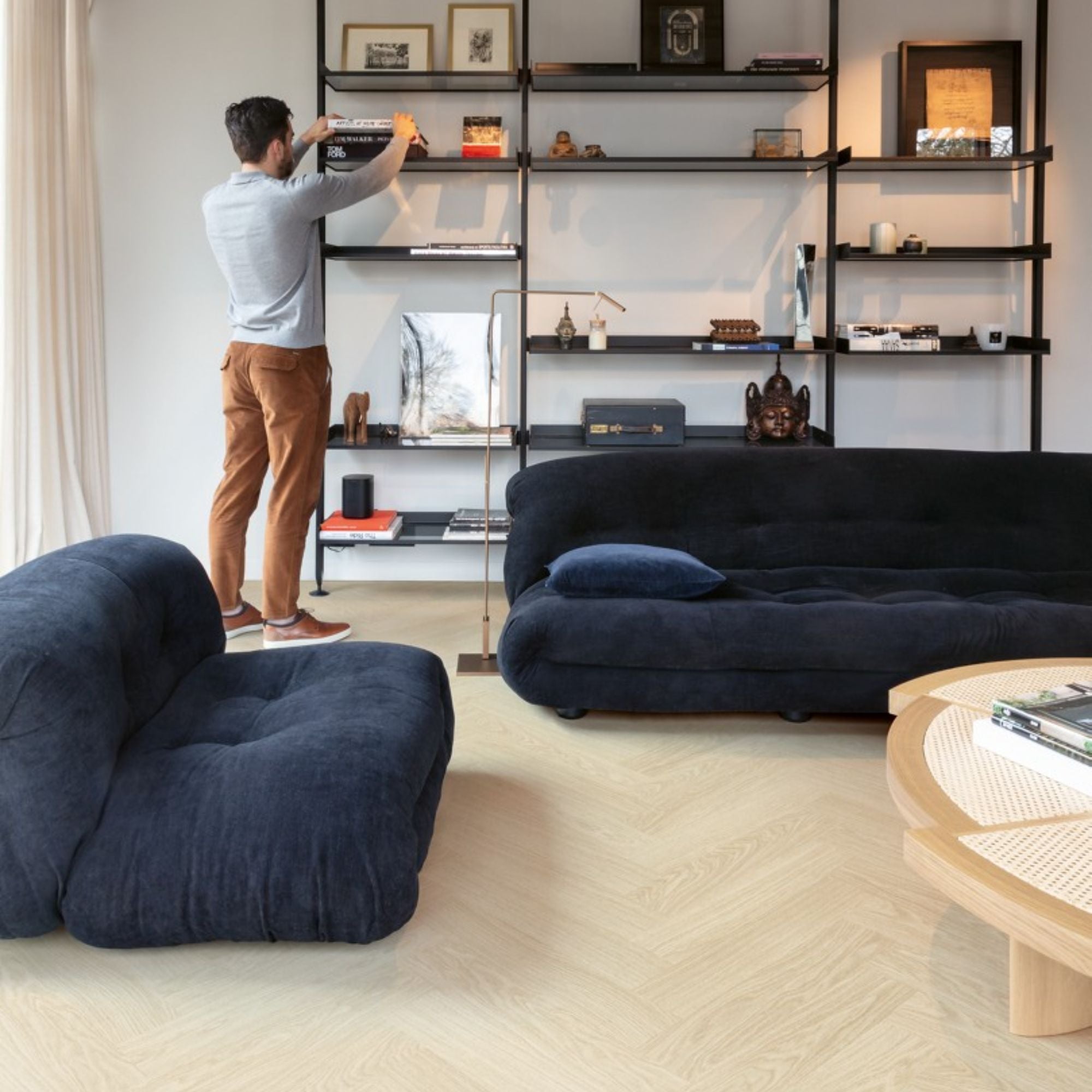 Pavimento in PVC CIRO ROVERE POLARE PURO QUICK-STEP con motivo a spina ...