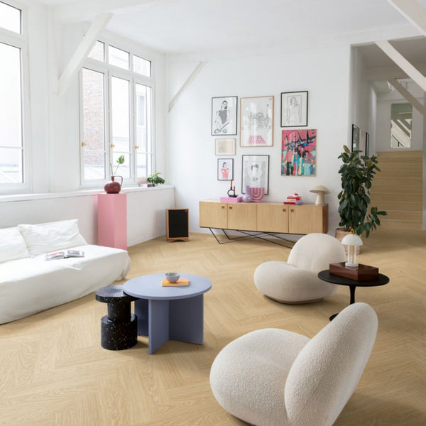 Pavimento in PVC CIRO ROVERE PURO BLUSH QUICK-STEP spina di pesce con ...